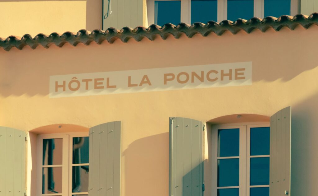 Private Chauffeur Hôtel La Ponche Saint-Tropez | Azur Limousines